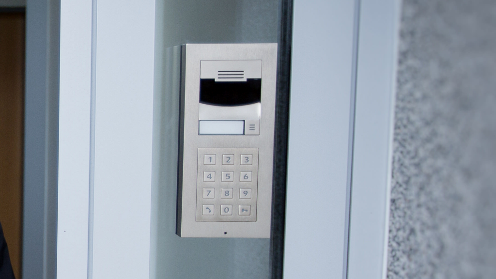 5 Essential features of Intercom anywhere - TekMax Technologies